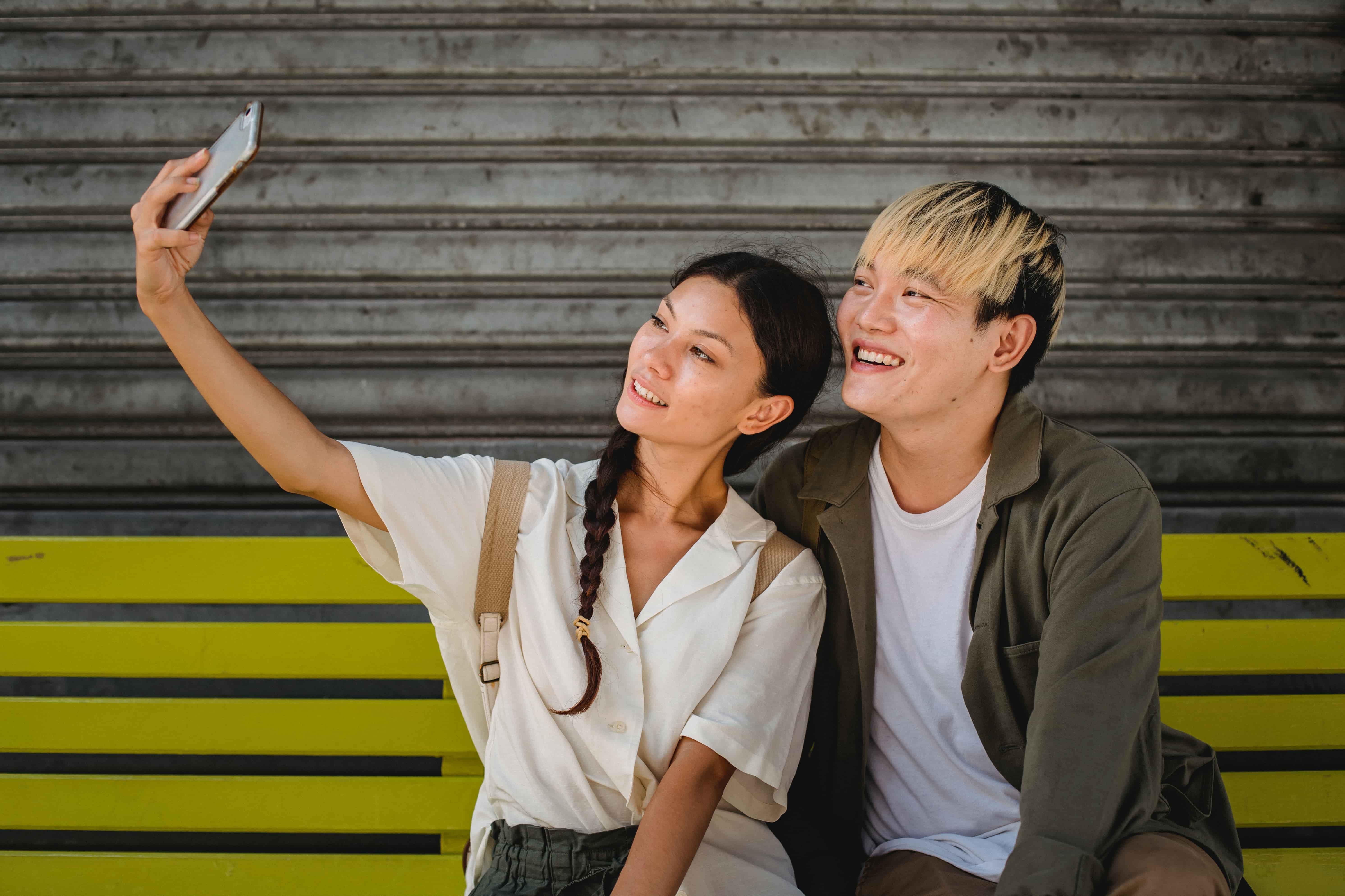 What Is BeReal and What Opportunities Do Brands Have? | Lengow Blog